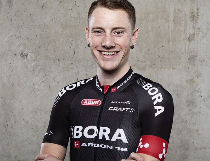 Il Giro della Toscana 2016 lo vince Visconti, Bennett sprinta a Pontedera